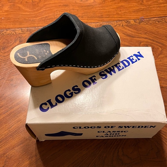 Cape Clogs | Shoes | Cape Clogs Sweden Alder Wood Black Tan Flicka ...